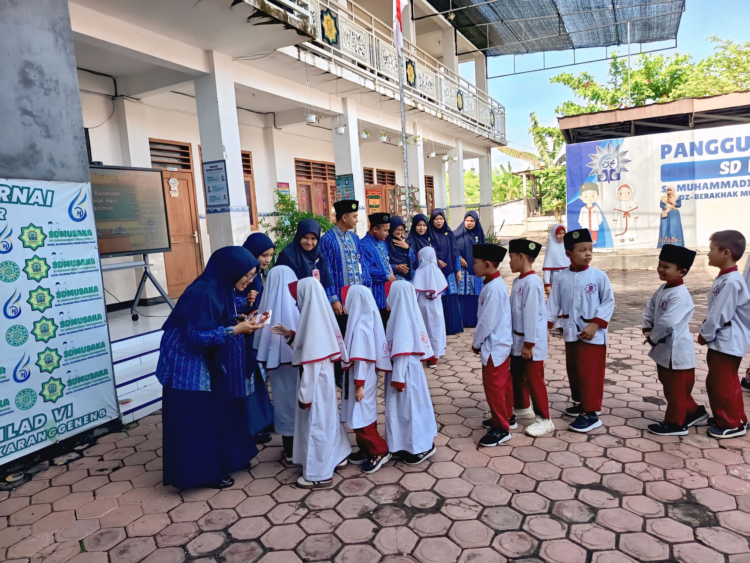 Hadiah Kecil dari Asatidzah untuk Anak-Anak Hebat SD Musaka ...